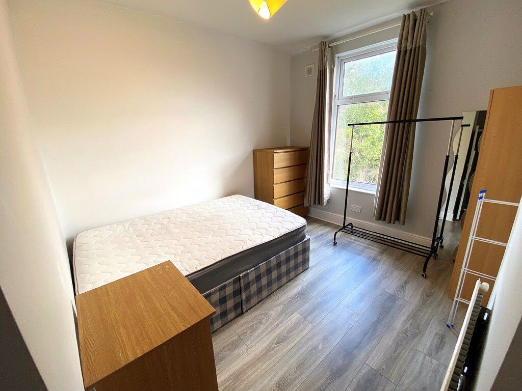 3 bedroom house for rent Frensham Road, Portsmouth, PO4 8AE | UniHomes